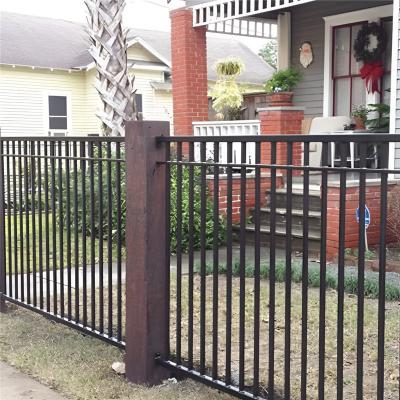Cina Welded Galvanized Black Powder Coating Wrought Iron Fence Iron Rustproof Garden Composite Fence in vendita
