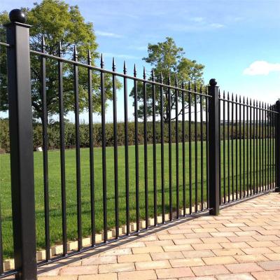 Cina 2021 Cheap Latest Designs Wrought Iron Fence For Garden in vendita
