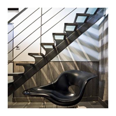 Cina Glass staircase design single stringer tempered glass circular staircase in vendita