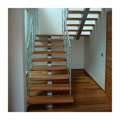 Cina Factory direct sales indoor wood staircase central stringer straight stairs plan in vendita