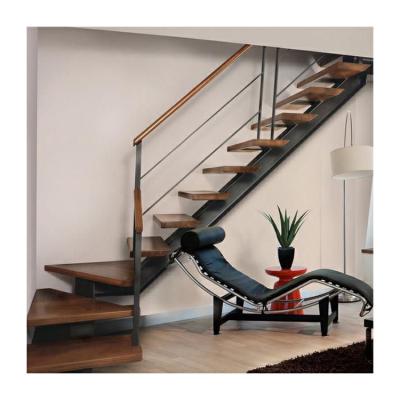 Cina Factory supply solid wood stairs single stringer height quality wood straight stairway in vendita