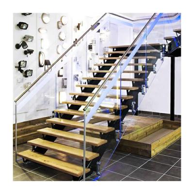 Cina Durable single stringer straight stairs outdoor wood steps staircase in vendita