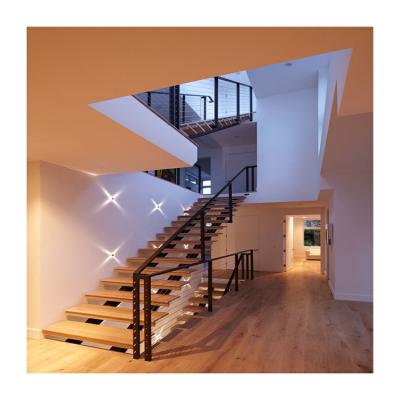 Cina China supplier wodd straight stairs beautiful color wood tread staircase in vendita