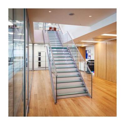 Cina Good service new style straight stairs pretty wooden tread staircase in vendita