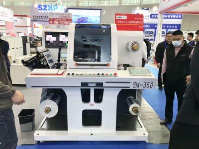 China Máquina de corte a moagem de rótulos a laser de alta potência com precisão de corte de ± 0,1 mm CE à venda