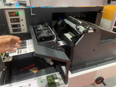 China Snelheid Sticker Label Die Cutting Machine Met een gewicht van 500 kg Maximale snelheid 400m/min voor nauwkeurig snijden Te koop
