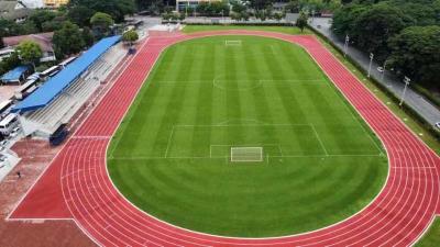 China Low Maintenance Rubber Athletic Running Tracks For Fitness Centers for sale