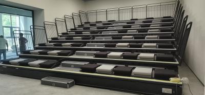 China Anpassungsbreite und -höhe Einziehbare Bleacher-Sitze Einfache Installation garantiert zu verkaufen
