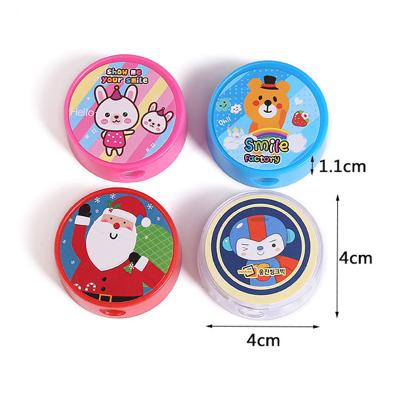China Diy Photo Printing 40MM Plastic Round Handheld Pencil Sharpener Sublimation Blank Manual Pencil Sharpener for sale