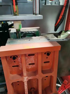 中国 自動HDPEの打撃の成形機6のヘッド200ml洗浄力があるびん 販売のため