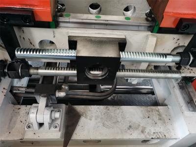 Cina Plastica 1000 della macchina dello stampaggio mediante soffiatura del posto fisso di Bph 5l servo in vendita