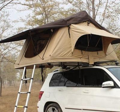 Cina Roomy 2-4 Person Car Roof Tent For Year Round Camping Adventures in vendita