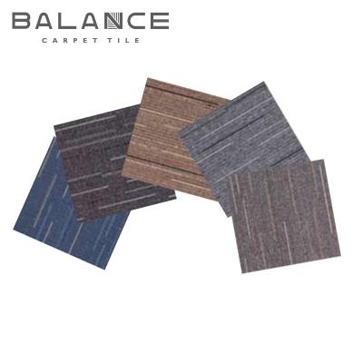 Cina Piastrelle per tappeti Pechino 50x50 Luxury Hotel PP Jacquard Commercial Office Pavimento in PVC Antislip in vendita