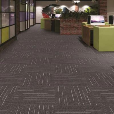 Cina Piastrelle per tappeti Pechino 50x50 Luxury Hotel PP Jacquard Commercial Office Pavimento in PVC Antislip in vendita