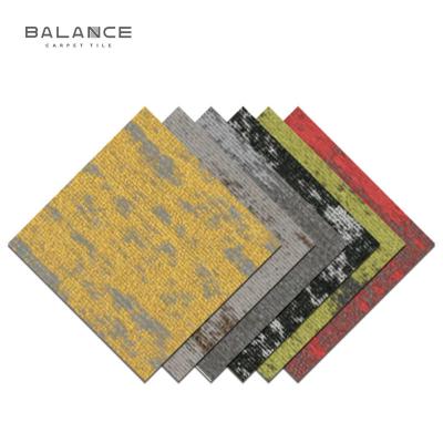 Cina Abstract Pattern 100% Nylon 6 Pvc Carpet Tile per spazi commerciali in giallo in vendita