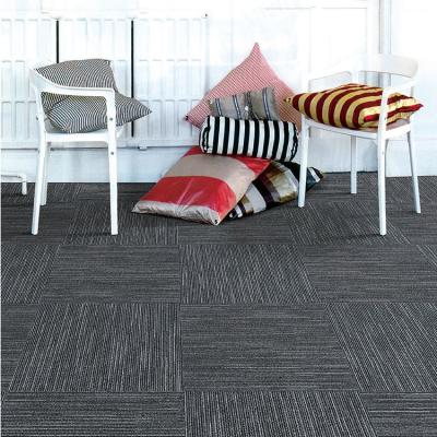 China Polypropyleen nylon polyester vierkant tapijttegels voor kantoor keuken slaapkamer decor Te koop