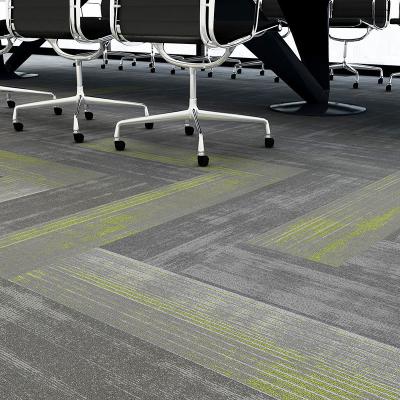 Cina Tappeto di alta qualità resistente all'usura ufficio rimovibile piastrelle di pavimento moderne PVC sicuro piastrelle di tappeto spesse di nylon in vendita
