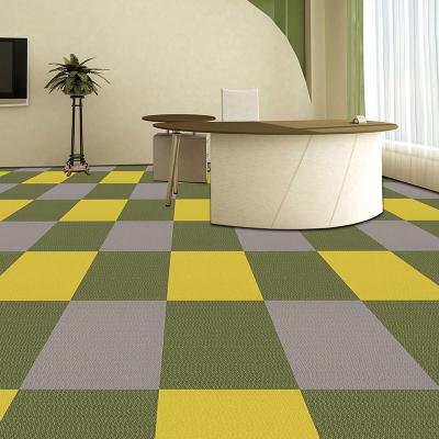 China Hoog kwaliteits tapijt Nylon PP commerciële tapijttegels voor maatwerk decoratie hotelkamer Te koop