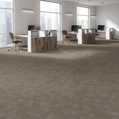 Cina Portali impermeabili in nylon quadrato o rettangolare forma PVC modulare Office Carpet Tile 50*50cm in vendita