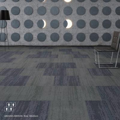 Cina Piastrelle per tappeti commerciali con design moderno e supporto impermeabile in vendita