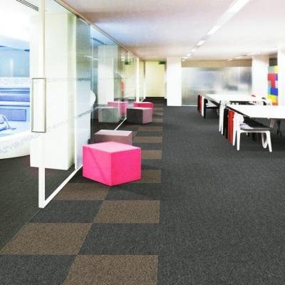 Cina Piastrelle di tappeto in PVC con backcontec per pavimenti per uffici commerciali in vendita