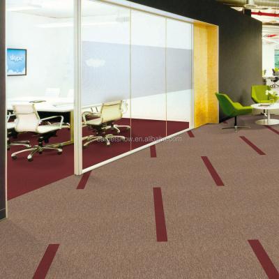 Cina Piastrelle di tappeto in PVC con backcontec per pavimenti per uffici commerciali in vendita