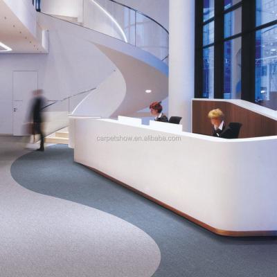 Cina Piastrelle di tappeto in PVC con backcontec per pavimenti per uffici commerciali in vendita