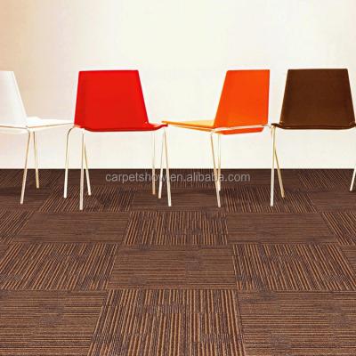 Cina 50*50cm Tufted Moderno Office PP Carpet Tile con bellissimo colore in vendita