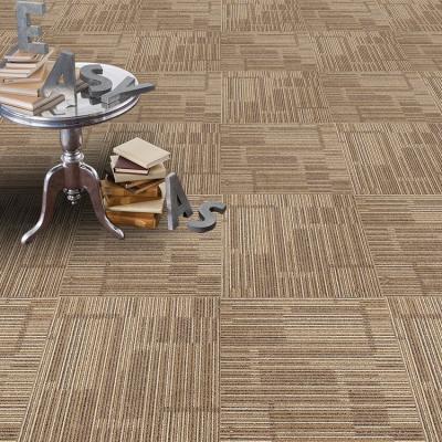Cina 500x500 tappeto per hotel con supporto in PVC verde e costruzione di pile a ciclo in vendita