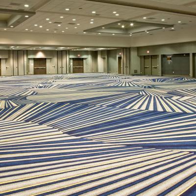 Cina Pavimento per sala da banchetto Rettangolo Tappeto in nylon ignifugo 2m x 4m in design a strisce blu in vendita