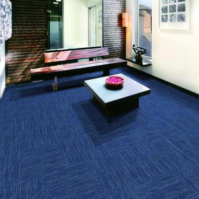 Cina 2.5/4.0 mm Altezza della pila Piastrelle di tappeto in nylon PP con supporto bitumino da At Affordable in vendita