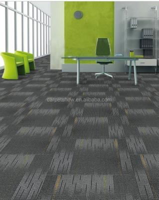 China 5.0mm Espessura total Chapa de piso de padrão de madeira feita de material de nylon para áreas quadradas à venda