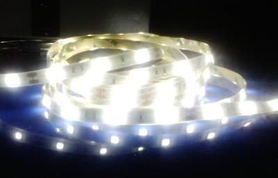 Cina DC12V 16 - 18lm/ha condotto la luce di striscia impermeabile di 5m LED 30 LED/metro in vendita