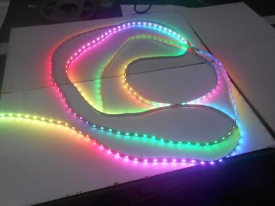 Cina WS2812 IP65 impermeabilizzano 60leds/la luce striscia di m. RGB LED IC programmabile in vendita