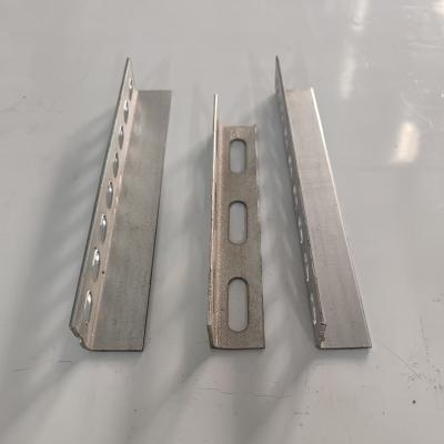 China Q195-Q420 Series Cold Rolled Punched Angle Steel With Holes for sale