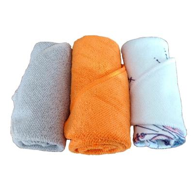 China Lint free wholesale microfiber kitchen towels and dish towels with super absorbent quality in multi colors for sale