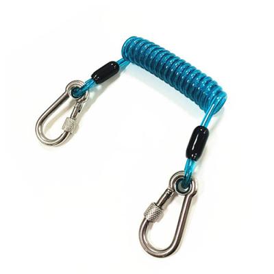 Cina Chiara bobina di plastica blu di rinforzo Lanyard With Stainless Steel Clips in vendita