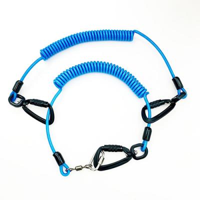 China Correia coberta azul da ferramenta da segurança da bobina com gancho oval e Karabiner à venda