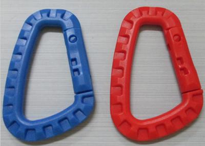 Cina Forme improvvisa di plastica verde 85 * 56mm dell'osso su misura Carabiners del gancio dell'esercito grande in vendita