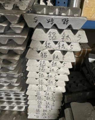 Cina Ingotti di titanio di alluminio o leghe di AlTi50 e AlTi5 di diversa purezza in vendita