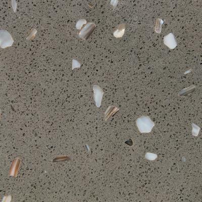 中国 台所浴室のための灰色の貝 C54 の人工的な水晶石の平板のカウンタートップの虚栄心の上の床タイルの固体表面 販売のため