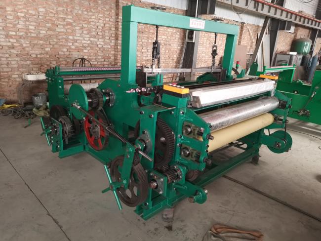 Horizontal Stainless Steel Wire Mesh Machine , Plain Woven Wire Mesh Equipment 0
