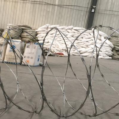 Cina Galvanizzato a filo spinato Bto 10 Concertina Razor Wire Coil in vendita