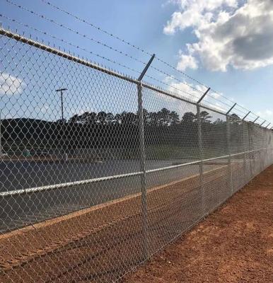 Cina Galvanized Chain Link Fence Diamond Shape Wire Mesh Fence in vendita