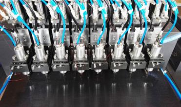 中国 時速3000～3500枚、6kg/cm2圧縮空気対応のコンパクト非接触ICカードアンテナ埋め込み機 販売のため