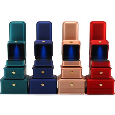 China Multicolored LED Bracelet Necklace Ring Box with Plastic Velvet Material from Hanhong for sale