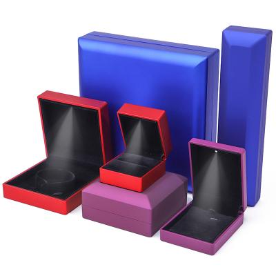 China Custom Logo Jewelry Packaging Box Hanhong Velvet Stud Earrings Necklace Bracelet Box for sale