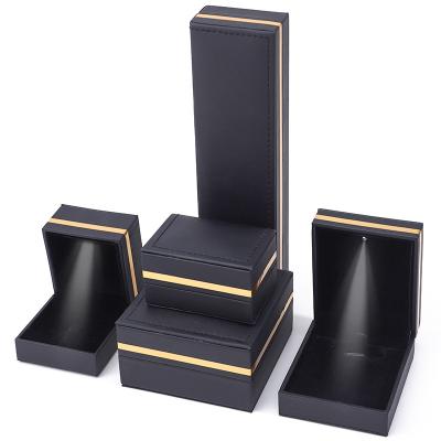 China Black Jewelry Box LED Light for Bracelet Deluxe with Customized Size and Newest Style for sale