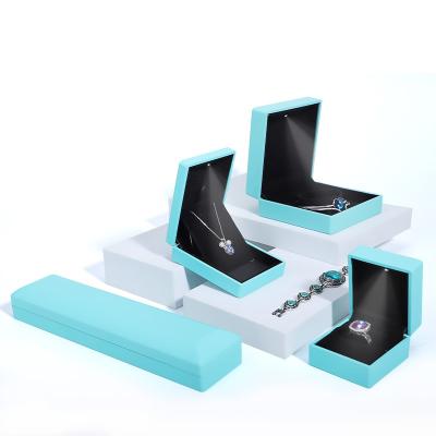 중국 직사각형 맞춤형 크기 블루 LED 링 귀걸이 목걸이 팔찌를 위한 보석 상자 판매용