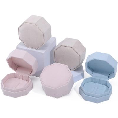 중국 7.5 * 7.5cm 벨벳 보석 상자 사용자 지정 로고 목걸이 및 반지 세트 디스플레이 여행 판매용
